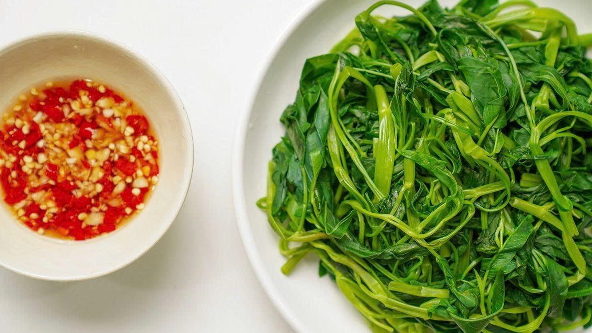 Water Spinach: A Vietnamese Culinary Staple from Humble Roots